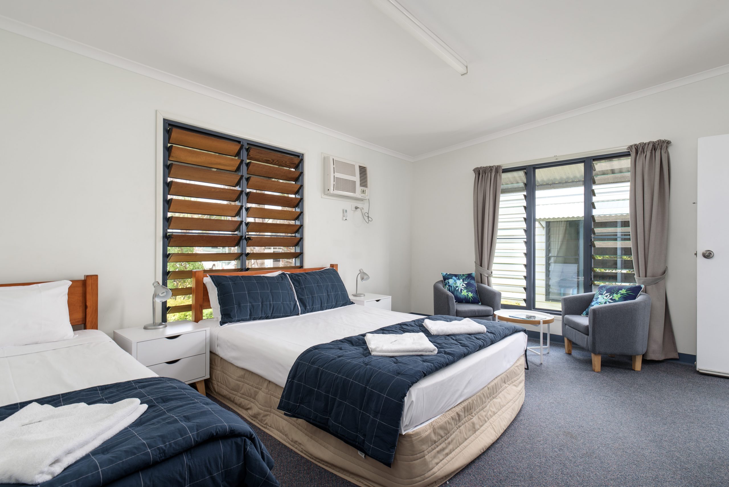 Twin & Treble Cabin Accommodation | Sleepy Lagoon Motel